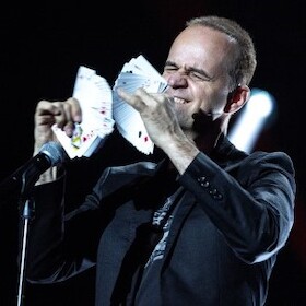 TOPAS - Magic & Comedy - Fr. 24.10.2025 um 19:30 Uhr - 78050 Villingen ...